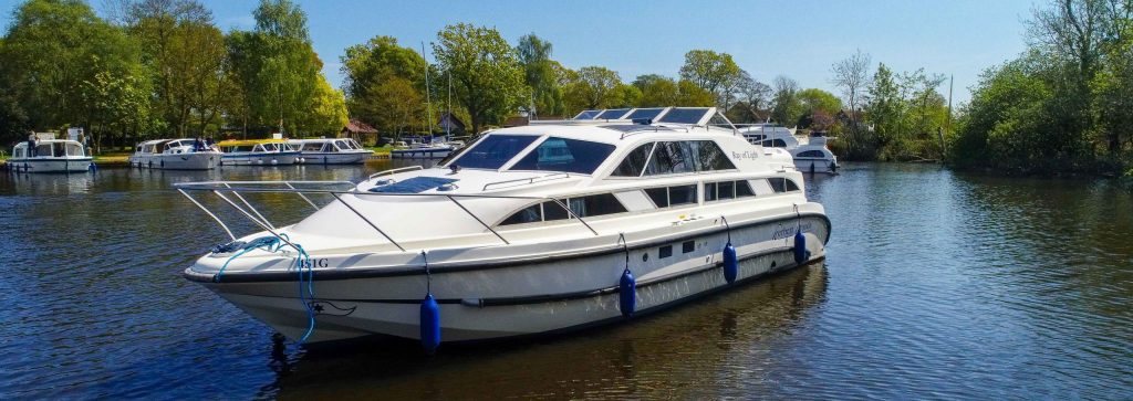 Cruiser Features - Waterside Holiday Breaks